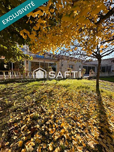 Maison à vendre - Villefranche-de-Lonchat - 10 pièces - 4 chambres