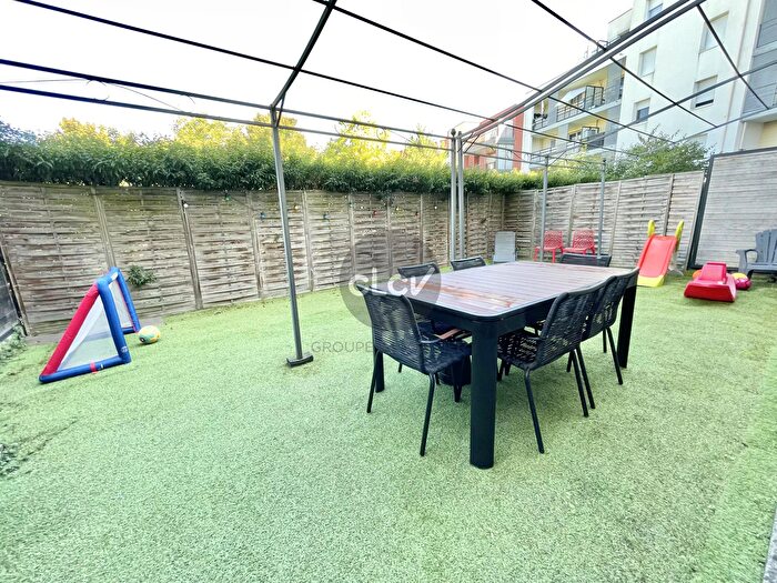 Appartement à vendre - Vaulx-en-Velin, Village - 4 pièces - 3 chambres