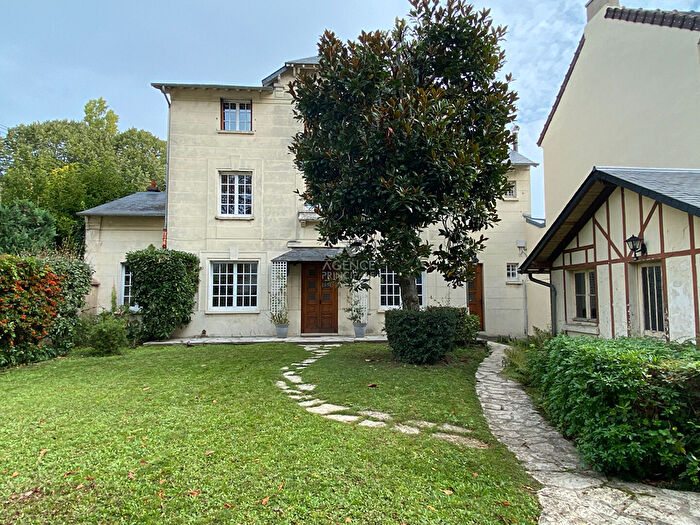 Maison 11 pièces à louer - Maisons-Laffitte, Est