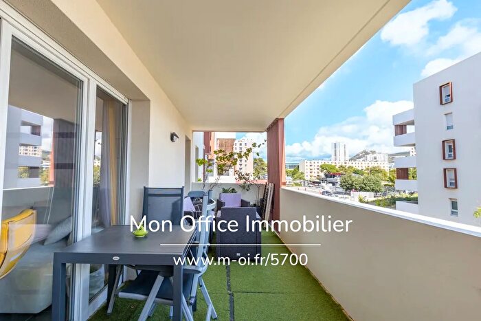 Appartement à vendre - Marseille e , Saint-Tronc - 3 pièces - 2 chambres