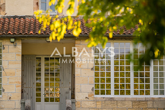 Maison à vendre - Coutras - 8 pièces - 5 chambres