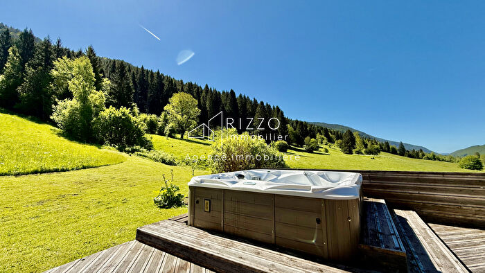 Maison à vendre - Mijoux - 8 pièces - 6 chambres