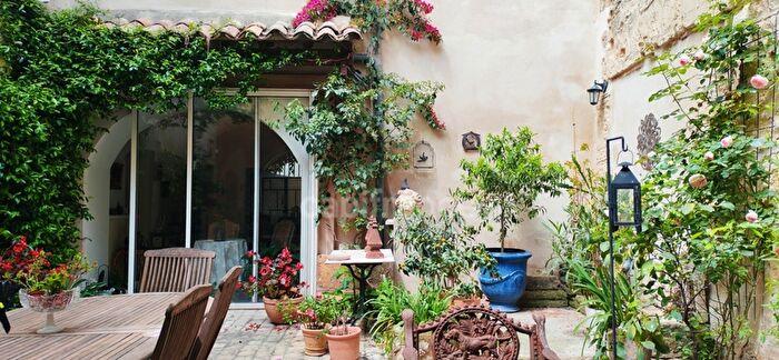 Tarascon, Centre-ville, Château, Condamine - Maison 7 pièces à vendre