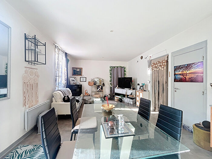 Appartement à vendre - Villeneuve-lès-Béziers - 3 pièces - 2 chambres