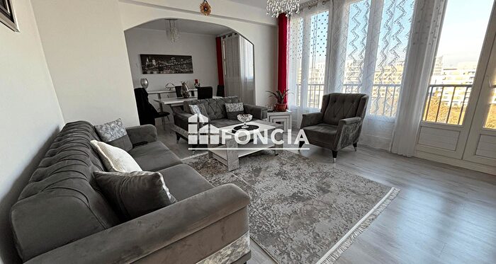 Appartement à vendre - Vénissieux, Parilly - 4 pièces - 2 chambres