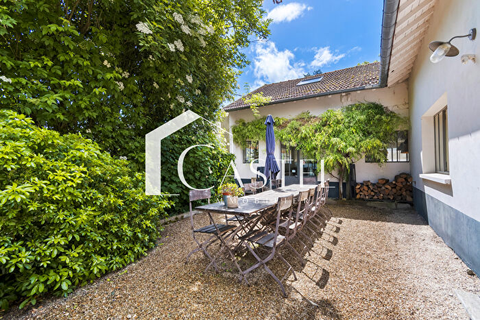 Maison 10 pièces à Orgeval, à vendre