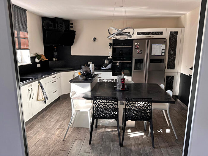 Saint-Yorre : Maison 8 pièces à vendre