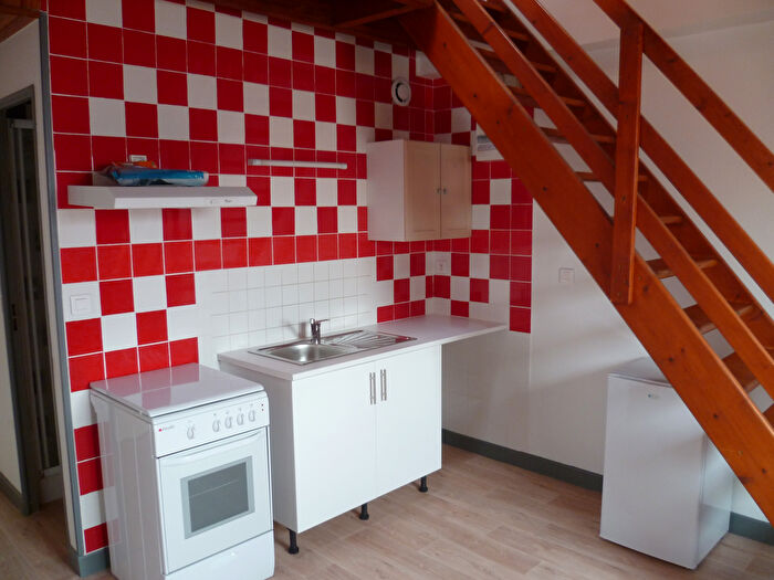 Appartement à louer - Brive-la-Gaillarde, Centre-ville, Pont Cardinal, Champanatier - 1 pièce - 1 chambre
