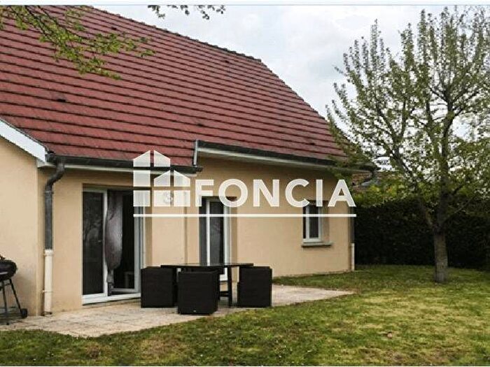 Maison à louer - Saint-Julien - 6 pièces - 5 chambres