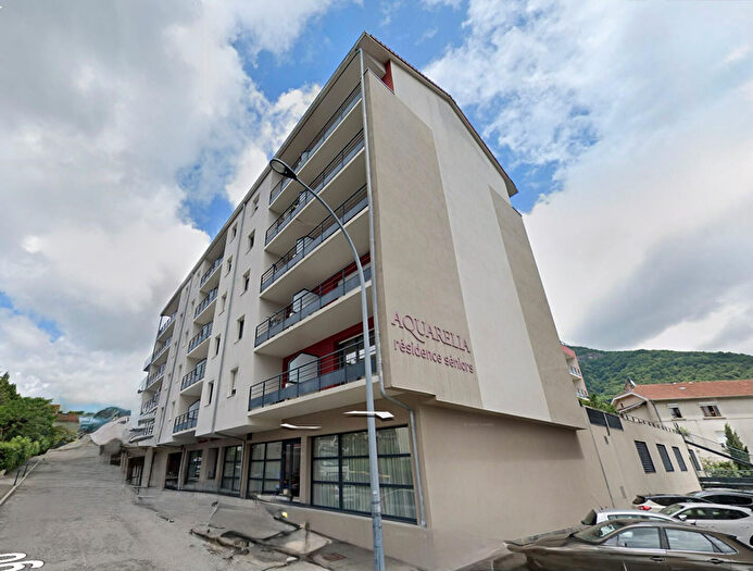 Appartement à vendre - Voiron, Centre-ville, Gare - 2 pièces - 1 chambre