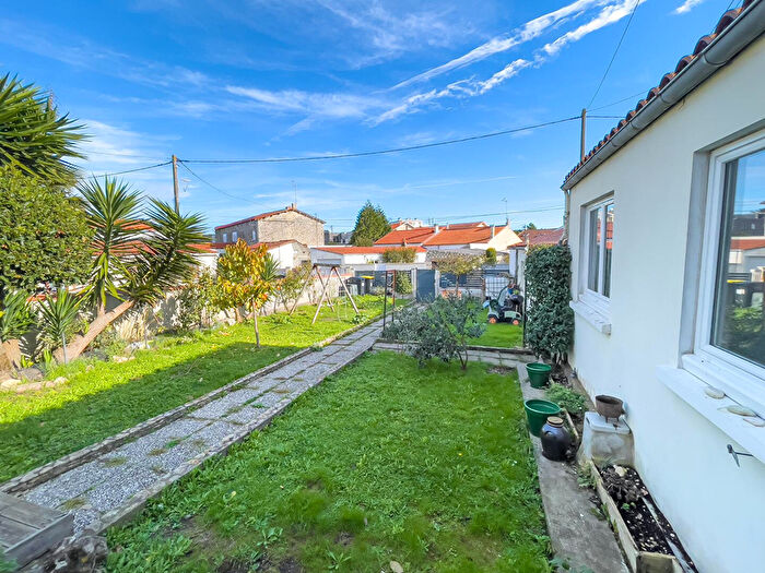 Maison à vendre - La Rochelle, Centre-ville, Vieux-port, Marché - 6 pièces - 3 chambres