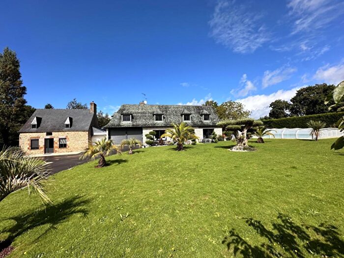 Maison à vendre - Dol-de-Bretagne - 8 pièces - 5 chambres