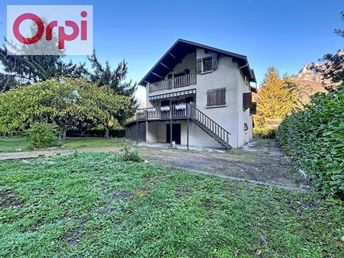 Maison à vendre - Saint-Béat - 5 pièces - 4 chambres