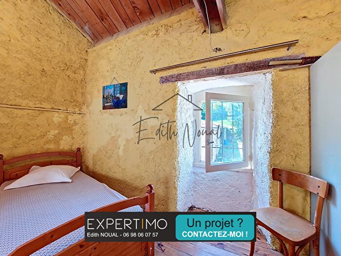 Maison à vendre - Saint-Georges-de-Luzençon - 2 pièces - 1 chambre