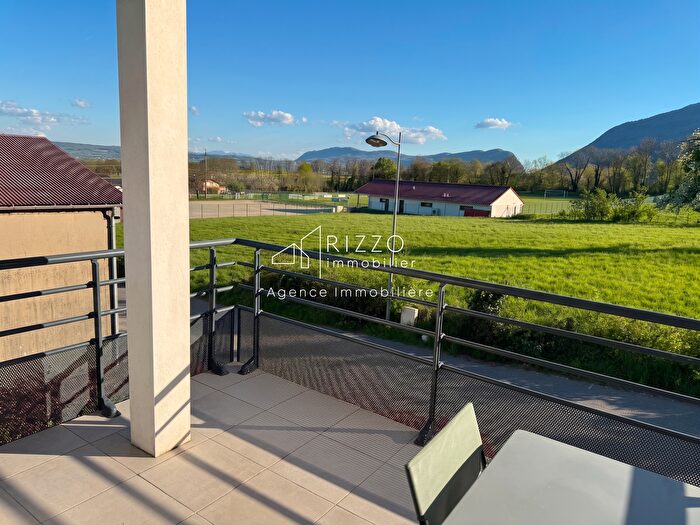 Appartement 3 pièces à vendre à Péron