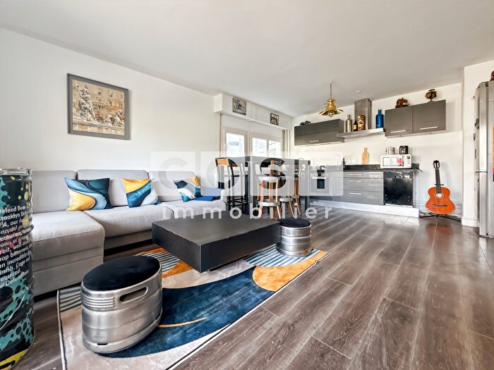 Appartement 3 pièces à vendre à Courbevoie, Bécon