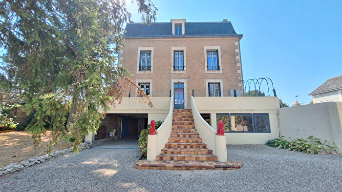 Maison 8 pièces à vendre à Saint-Maixent-l'École
