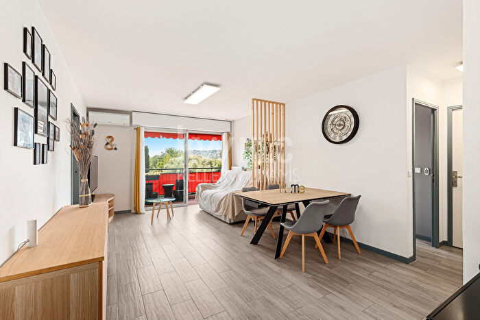 Antibes, Antibes-les-Pins, Trianon, Le Fournel, Peyregoue : Appartement 4 pièces à vendre
