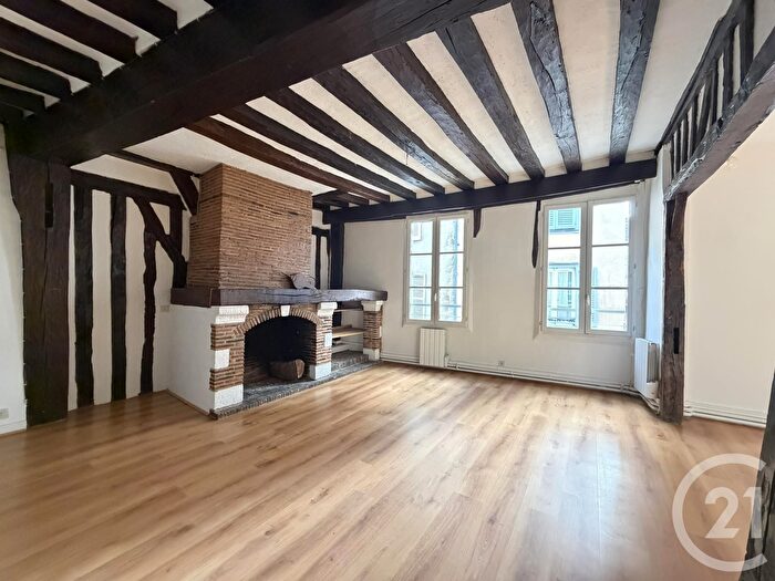 Appartement à louer - Chartres, Centre-ville - 4 pièces - 3 chambres