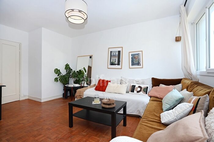 Quartiers Centre, Colombier : Appartement 4 pièces à vendre