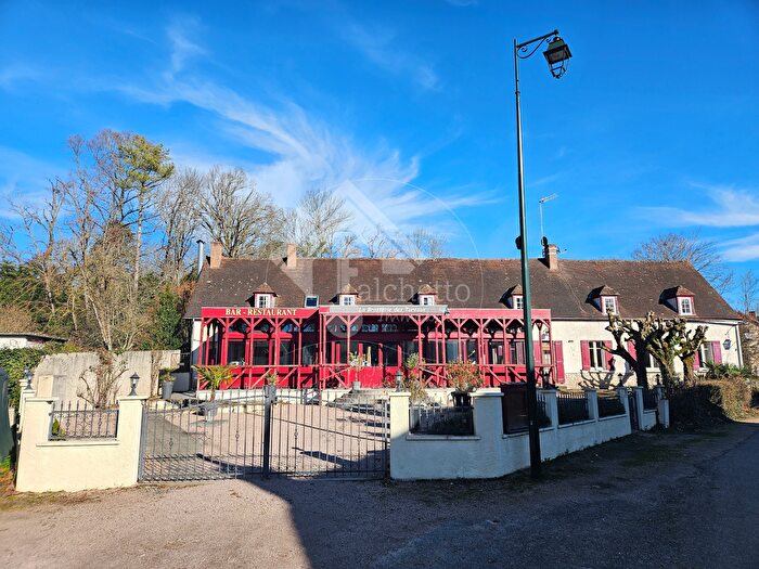 Maison à vendre - Montaigu-le-Blin - 12 pièces - 7 chambres