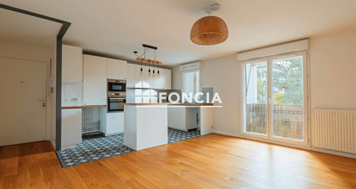 Noisy-le-Grand, Centre-ville : Appartement 3 pièces à vendre