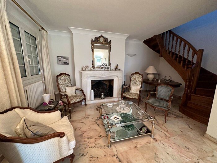 Maison 10 pièces à Camplanier, Nîmes, à louer