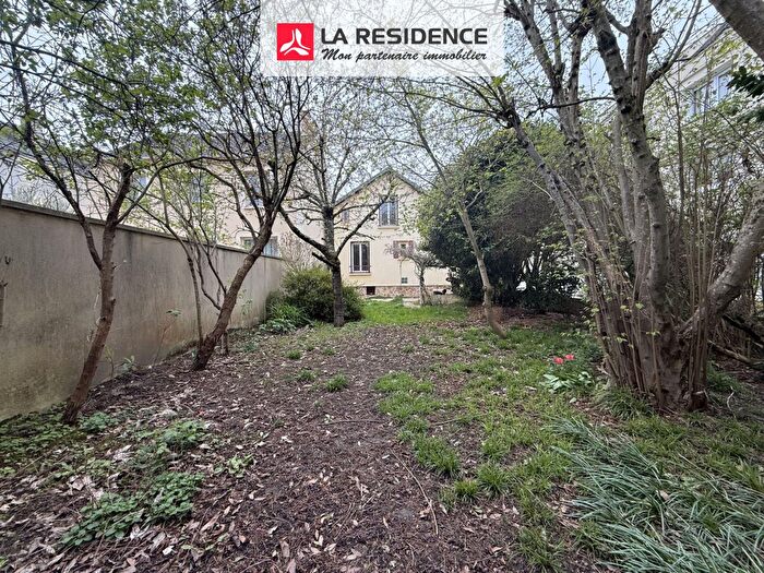 Vélizy-Villacoublay, Le Clos : Maison 5 pièces à vendre