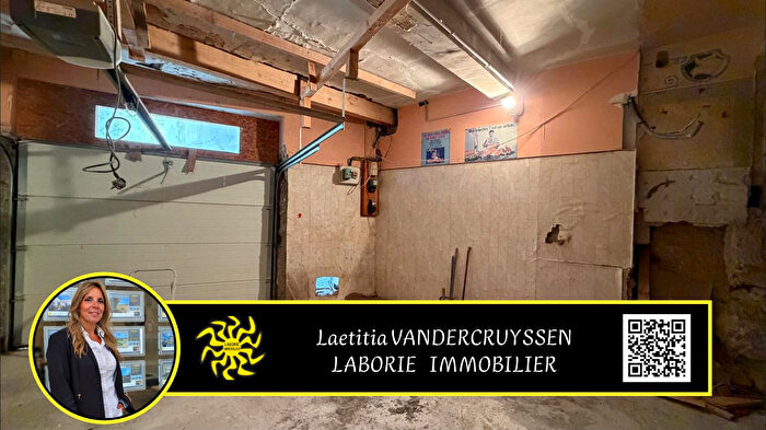 Maison 10 pièces à Paraza, à vendre