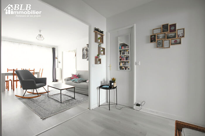 Appartement à vendre - Les Essarts-le-Roi - 5 pièces - 3 chambres