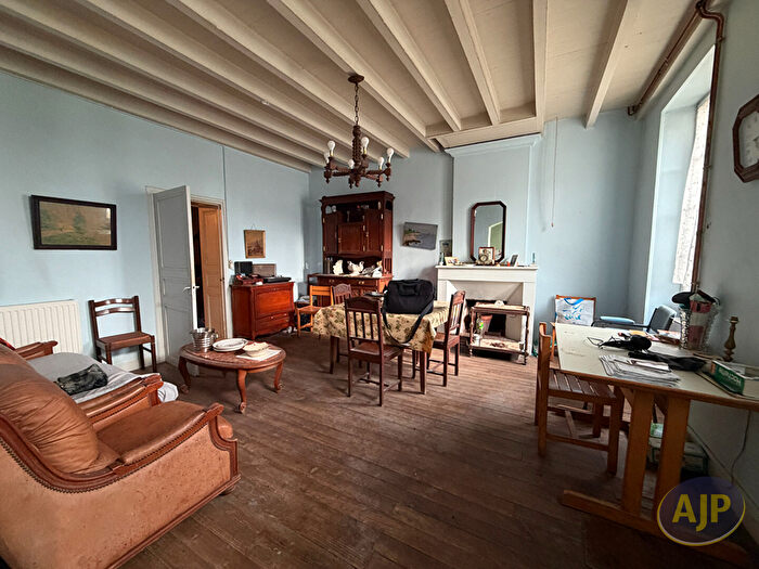 Maison à vendre - Saint-Genis-de-Saintonge - 5 pièces - 3 chambres