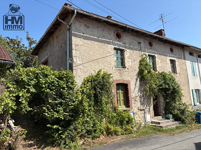 Maison 6 pièces à vendre à Eyjeaux