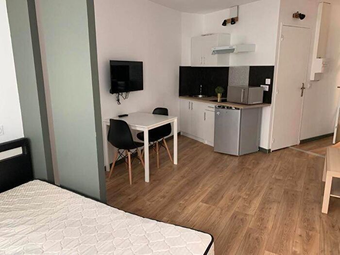 Appartement à louer - Hyper Centre-Vieille Ville, Saint-Étienne - 1 pièce