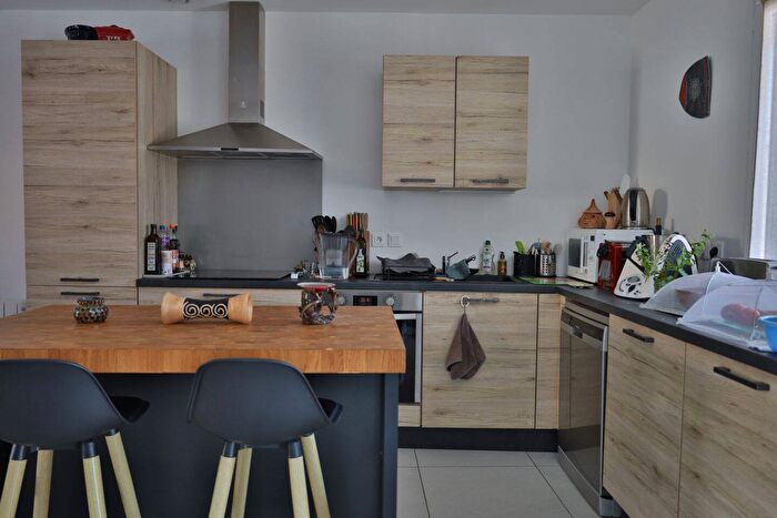 Appartement 5 pièces à louer à Oytier-Saint-Oblas