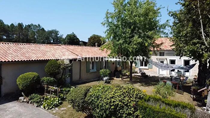 Maison à vendre - Neuvic - 6 pièces - 4 chambres