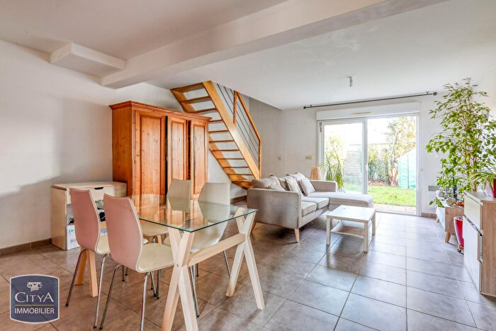Maison à vendre - Seiches-sur-le-Loir - 3 pièces - 2 chambres
