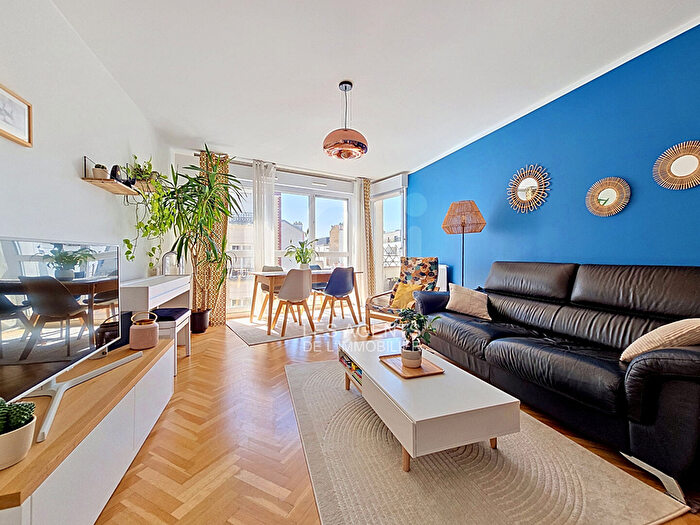 Asnières-sur-Seine, Centre-ville : Appartement 4 pièces à vendre