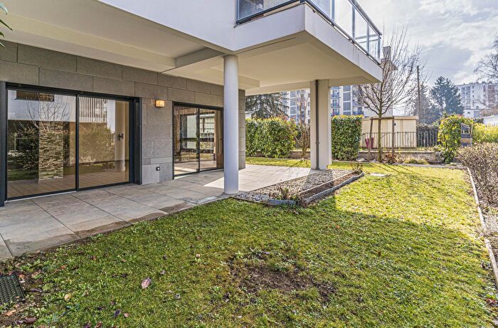 Appartement à louer - Annecy, Parc des Sports, Fier - 4 pièces - 3 chambres