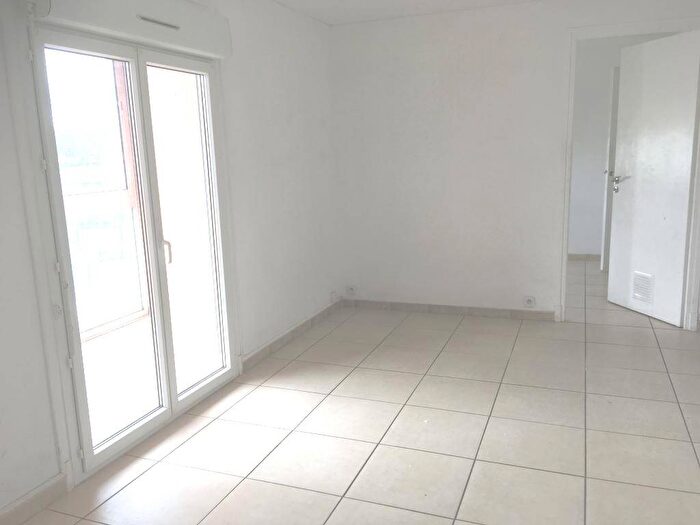 Appartement à louer - Alès - 4 pièces - 3 chambres