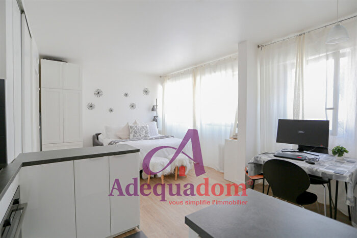 Asnières-sur-Seine, Bécon, Bourguignons : Appartement 1 pièce à vendre