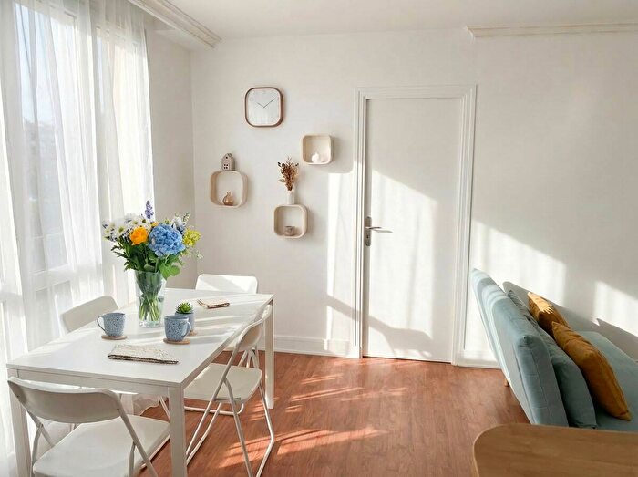 Appartement à louer - Place de France, Massy - 4 pièces - 3 chambres