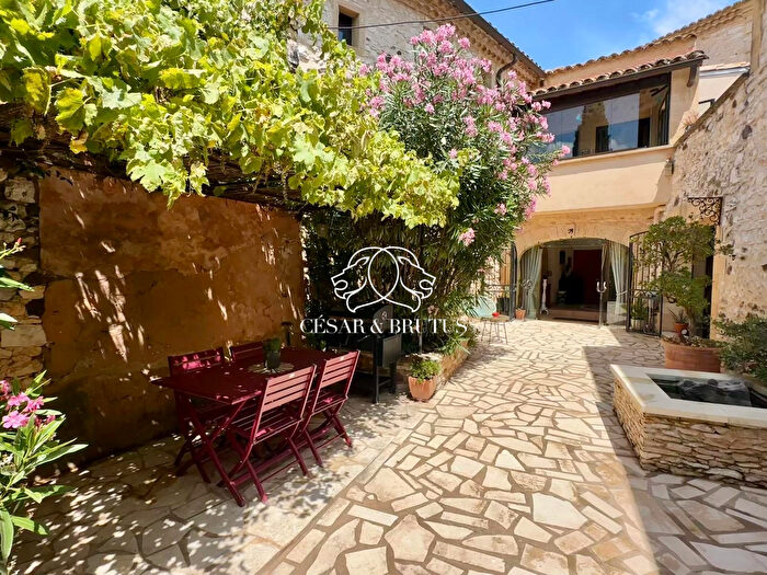 Maison à vendre - Uzès - 10 pièces - 6 chambres