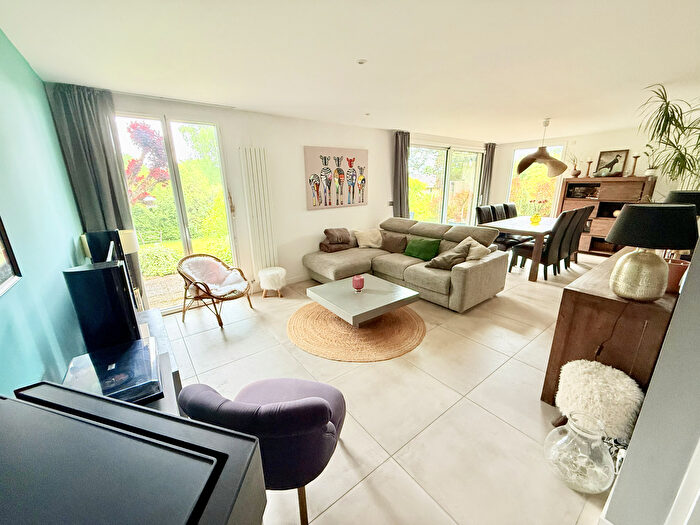 Maison 9 pièces à Divonne-les-Bains, à vendre