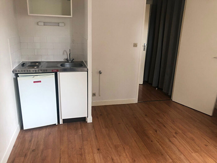 Appartement 1 pièce à Quartiers Sud-Est, Francisco Ferrer, à louer