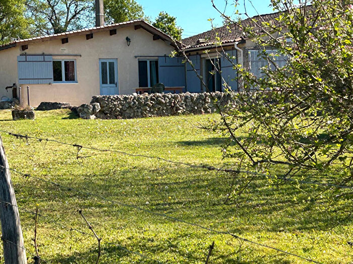 Maison à vendre - Camiac-et-Saint-Denis - 7 pièces - 3 chambres