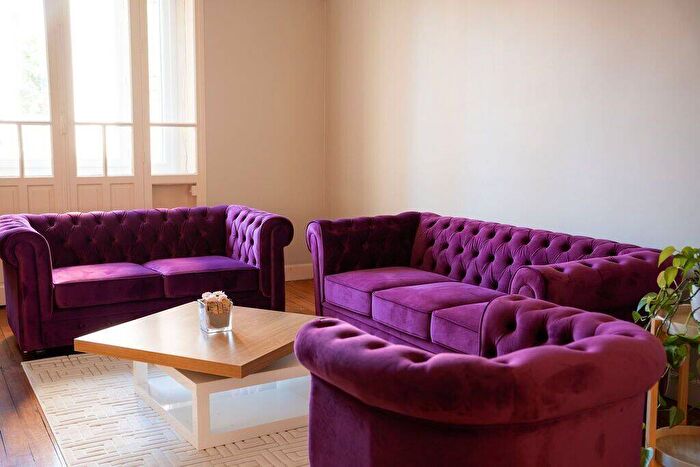 Appartement à louer - Pradeau-Gare-Rue GLassale, Tarbes - 7 pièces - 6 chambres