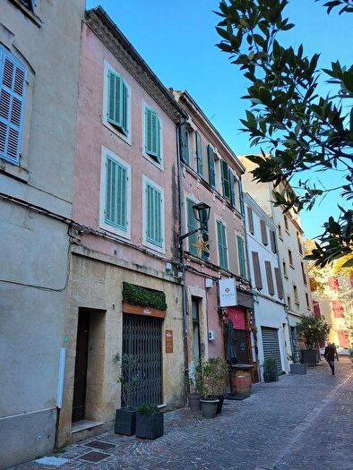 Appartement à louer - Centre Ville, Salon-de-Provence - 1 pièce
