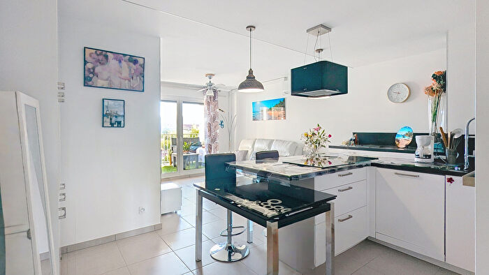 Appartement 3 pièces à Pierre-Bénite, à vendre