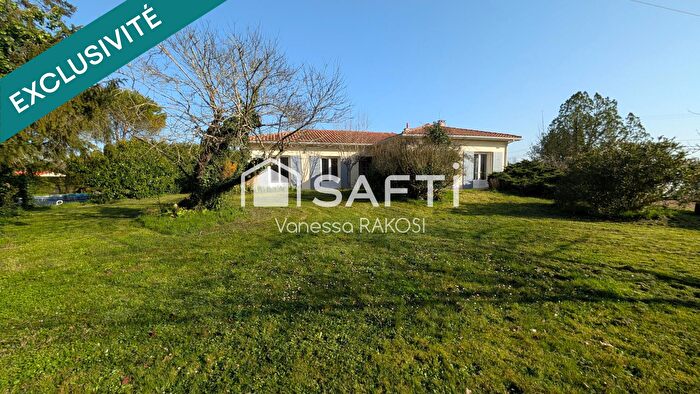 Maison à vendre - Saint-Jean-dAngély - 5 pièces - 3 chambres