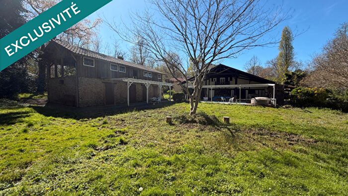 Maison à vendre - Mont-de-Marsan, Centre-ville - 7 pièces - 5 chambres